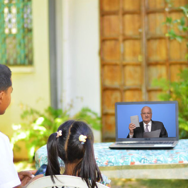 Baiboly Malagasy: Navoaka Ny Soratra Masina —Fandikan-tenin’ny Tontolo ...