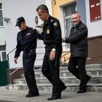 Jehovah Turns Persecution Into a Witness