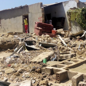 Jehovah’s Witnesses Help Angola Flood Victims